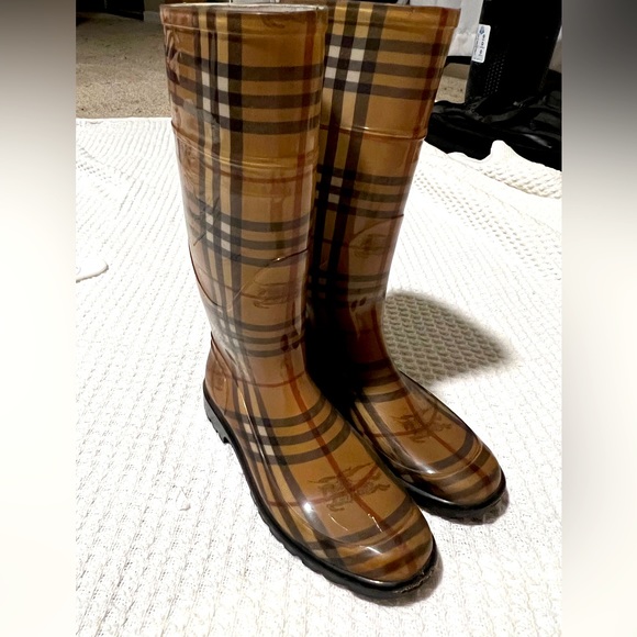 Burberry | Shoes | Burberry Women Nova Check Rain Boots Made In Italy ...